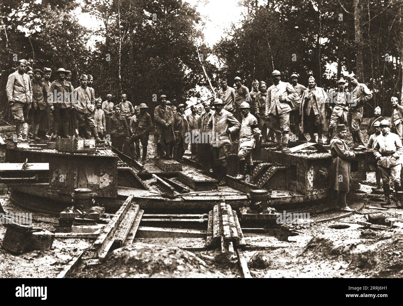 ' Du Tardennois a la Picardie; la plate-forme tournante a laquelle ...