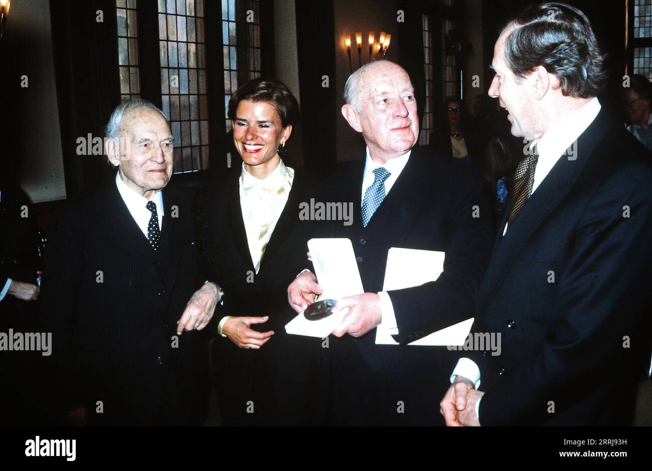 Alfred Carl Toepfer, Birthe Toepfer, Sir Alec Guinness und Klaus von ...