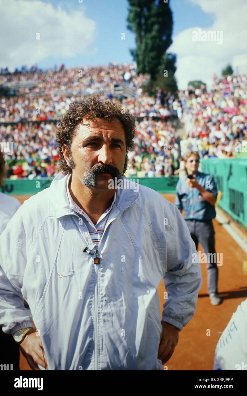 Ion Tiriac, rumänischer Unternehmer, ehemaliger Eishockey- und ...