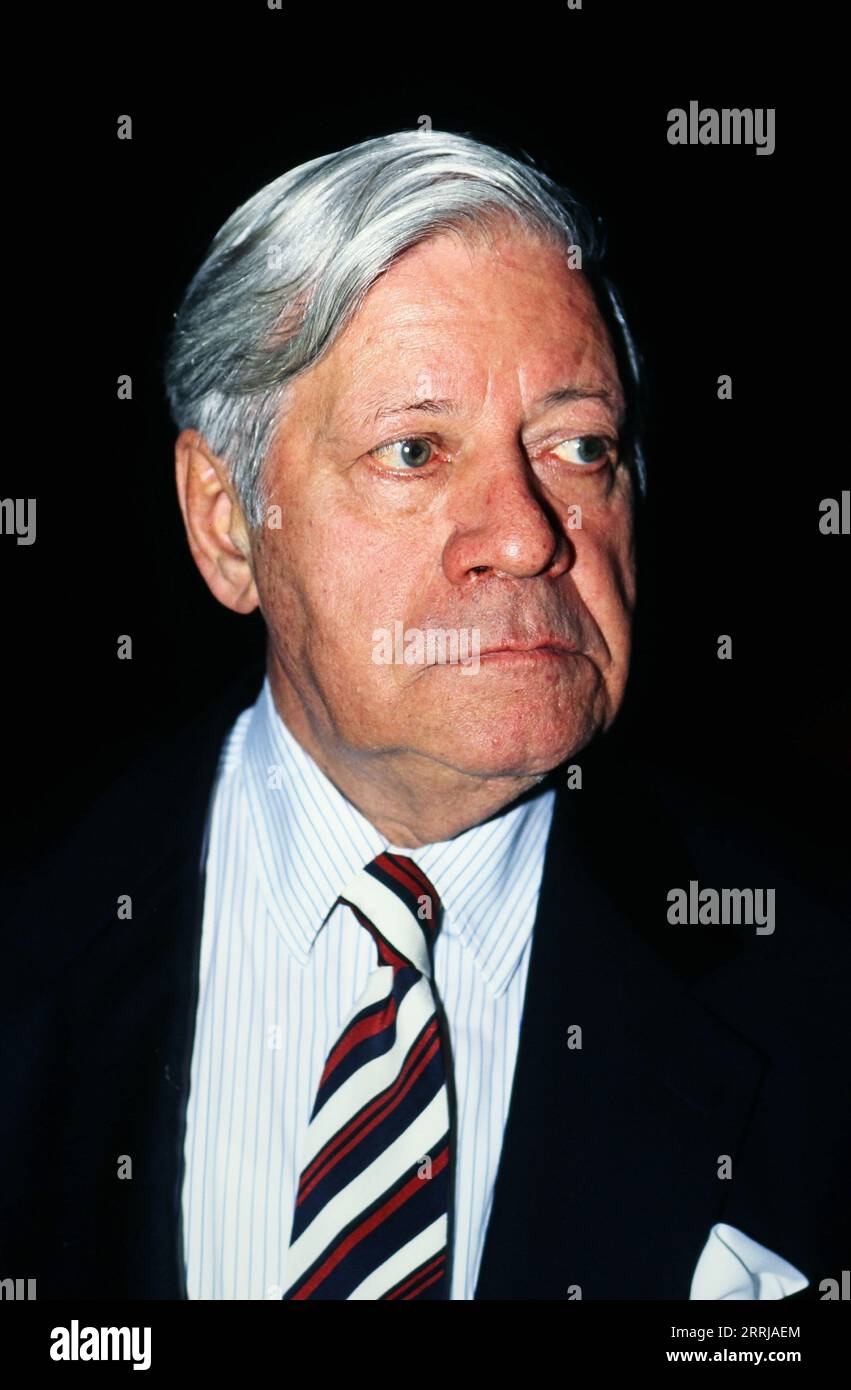 Ex Bundeskanzler Helmut Schmidt, Portrait circa 1990 Stock Photo - Alamy