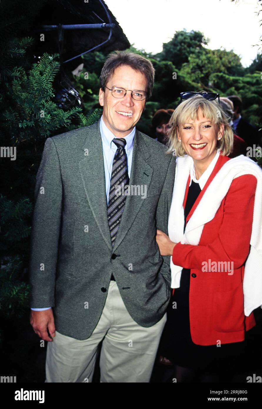 Televisión produzent hi-res stock photography and images - Alamy