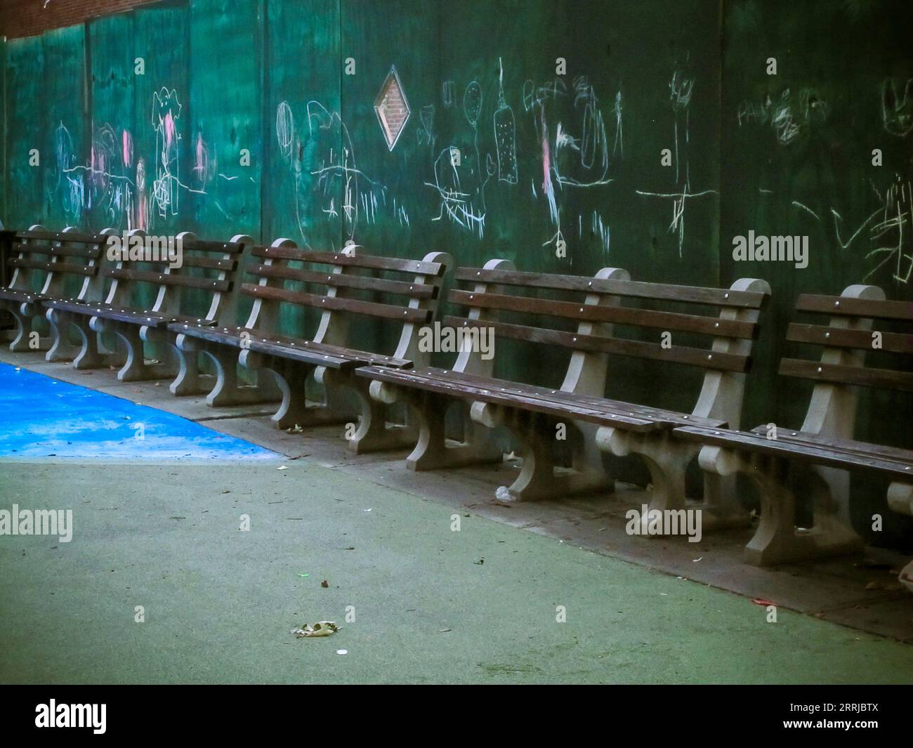 Graffiti on fence hi-res stock photography and images - Alamy