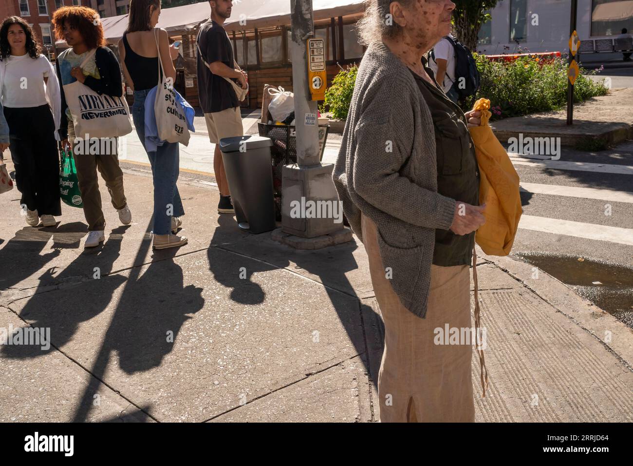 Elderly crossing street, usa hi-res stock photography and images - Alamy