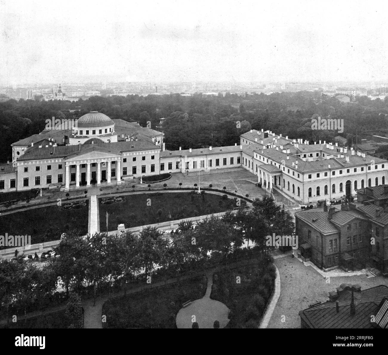 'Au Palais de Tauride; Le palais de Tauride, siege de la Douma et ...