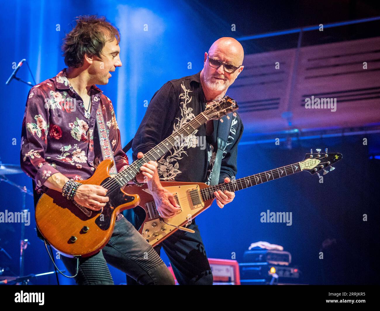 Andy Powell & Mark Abrahams on guitars Stock Photo - Alamy