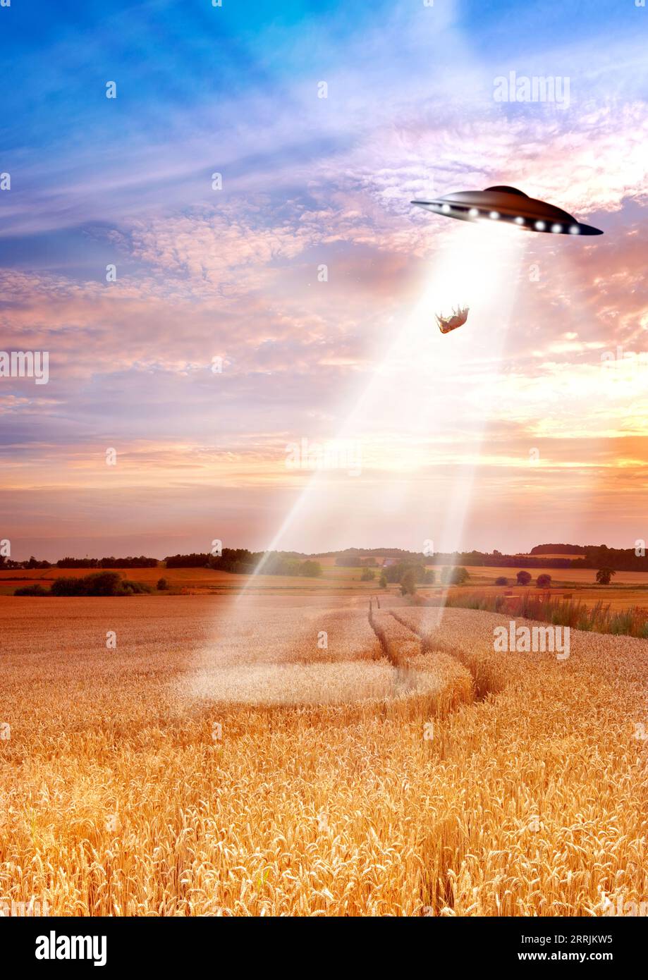 Light aircraft tractor hi-res stock photography and images - Alamy