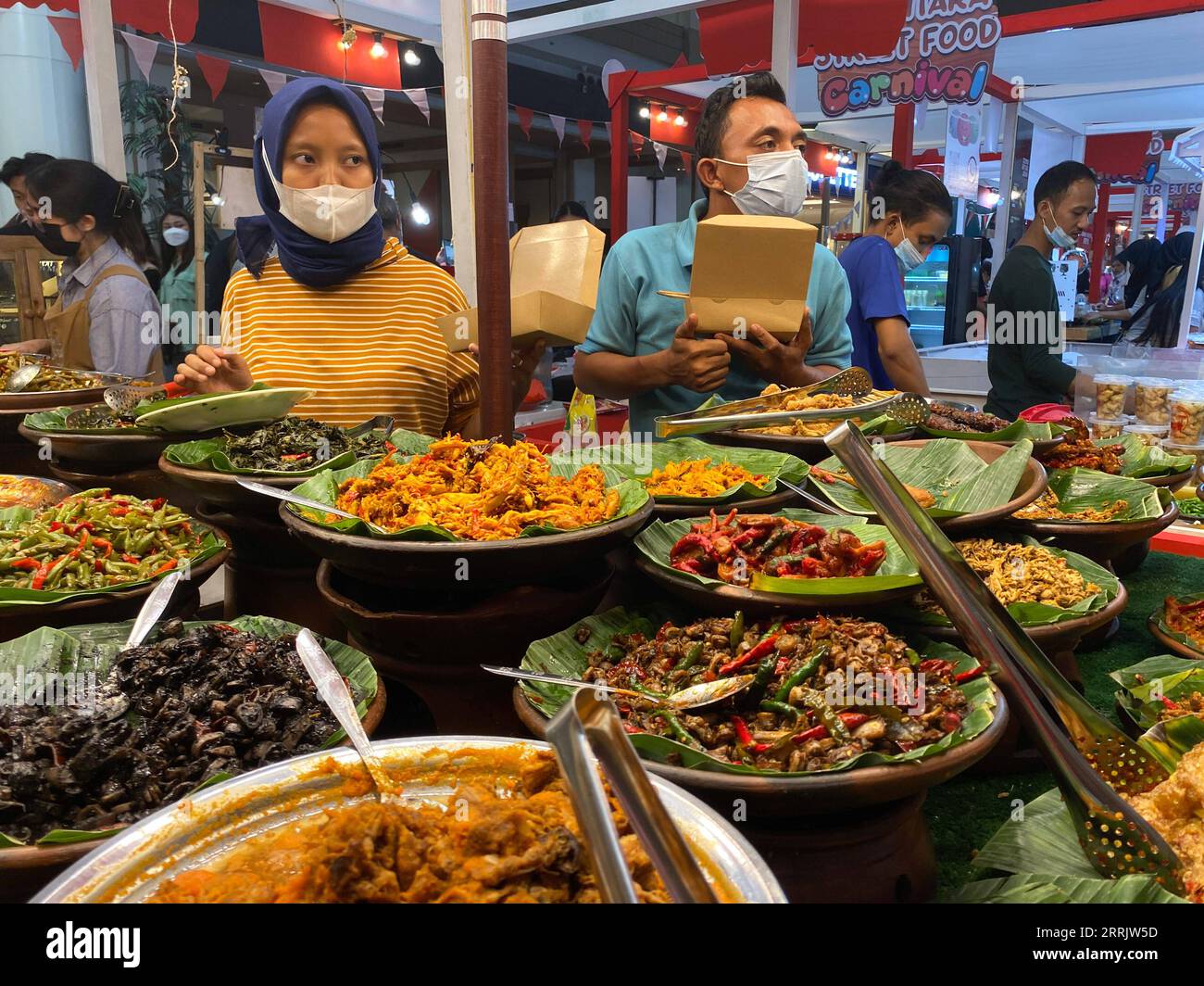 Indonesia economy gdp growth hi-res stock photography and images - Alamy
