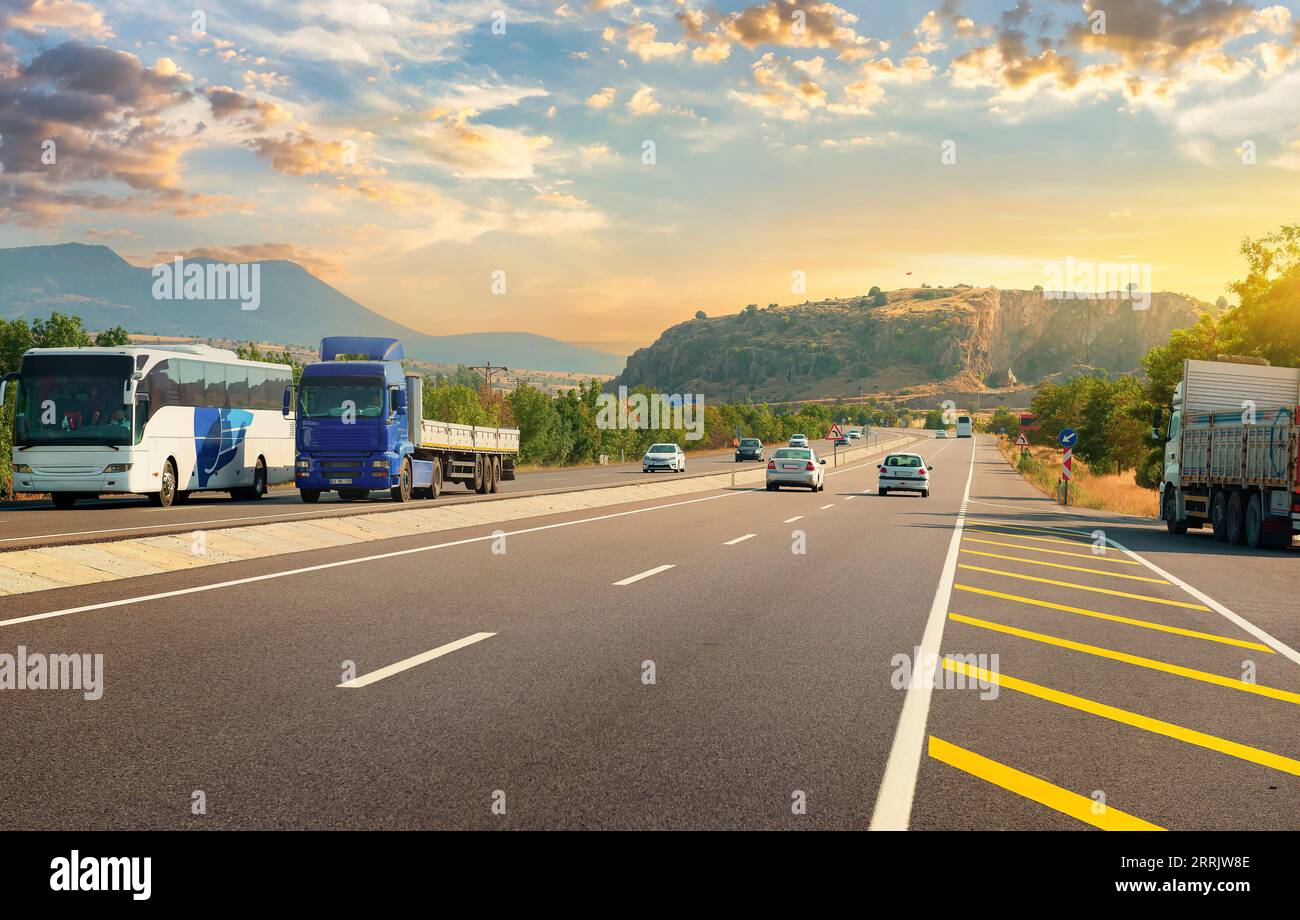 Empty expressway hi-res stock photography and images - Alamy