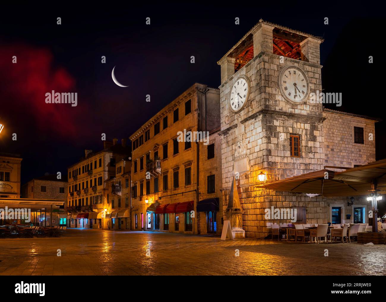 View clock tower cafe hi-res stock photography and images - Alamy