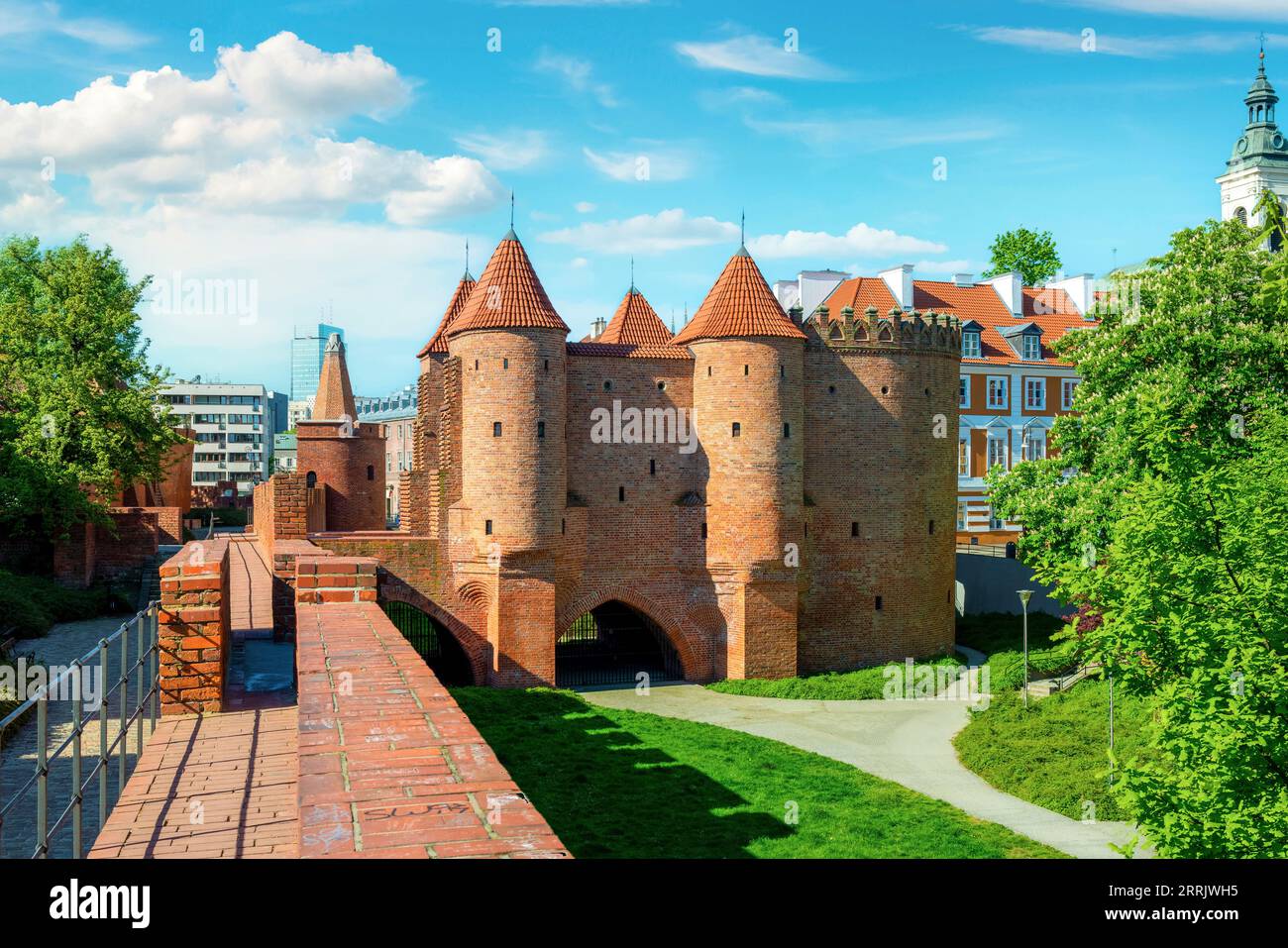 Gothic barbican gate hi-res stock photography and images - Alamy
