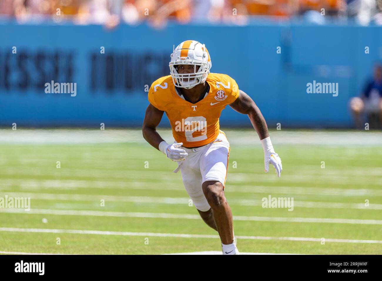 Tennessee defensive back Jaylen McCollough (2) defends during an NCAA ...