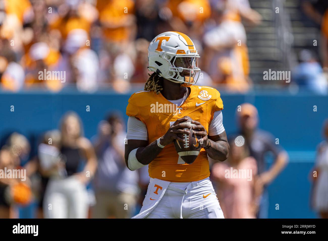 Tennessee quarterback Joe Milton III (7) looks for a receiver during an ...