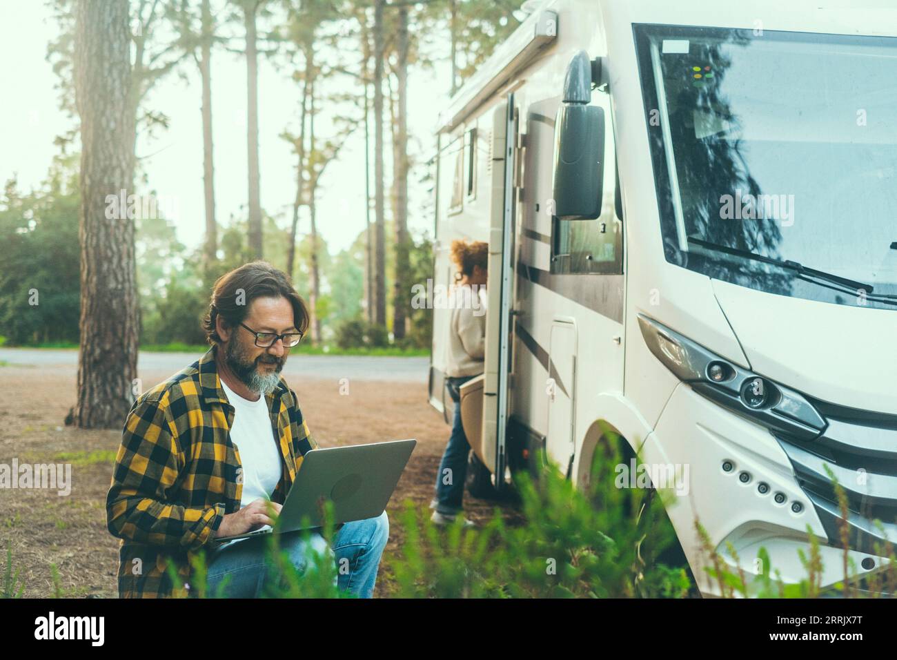 Data roaming hi-res stock photography and images - Alamy