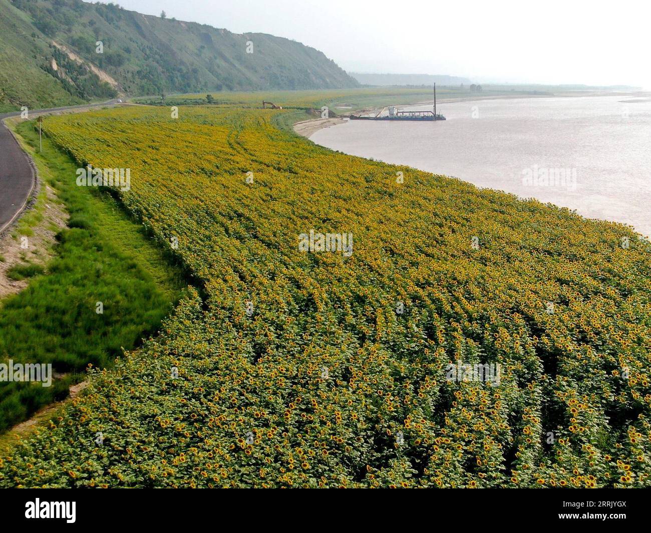 220814 -- SANMENXIA, Aug. 14, 2022 -- Aerial photo taken on Aug. 10 ...