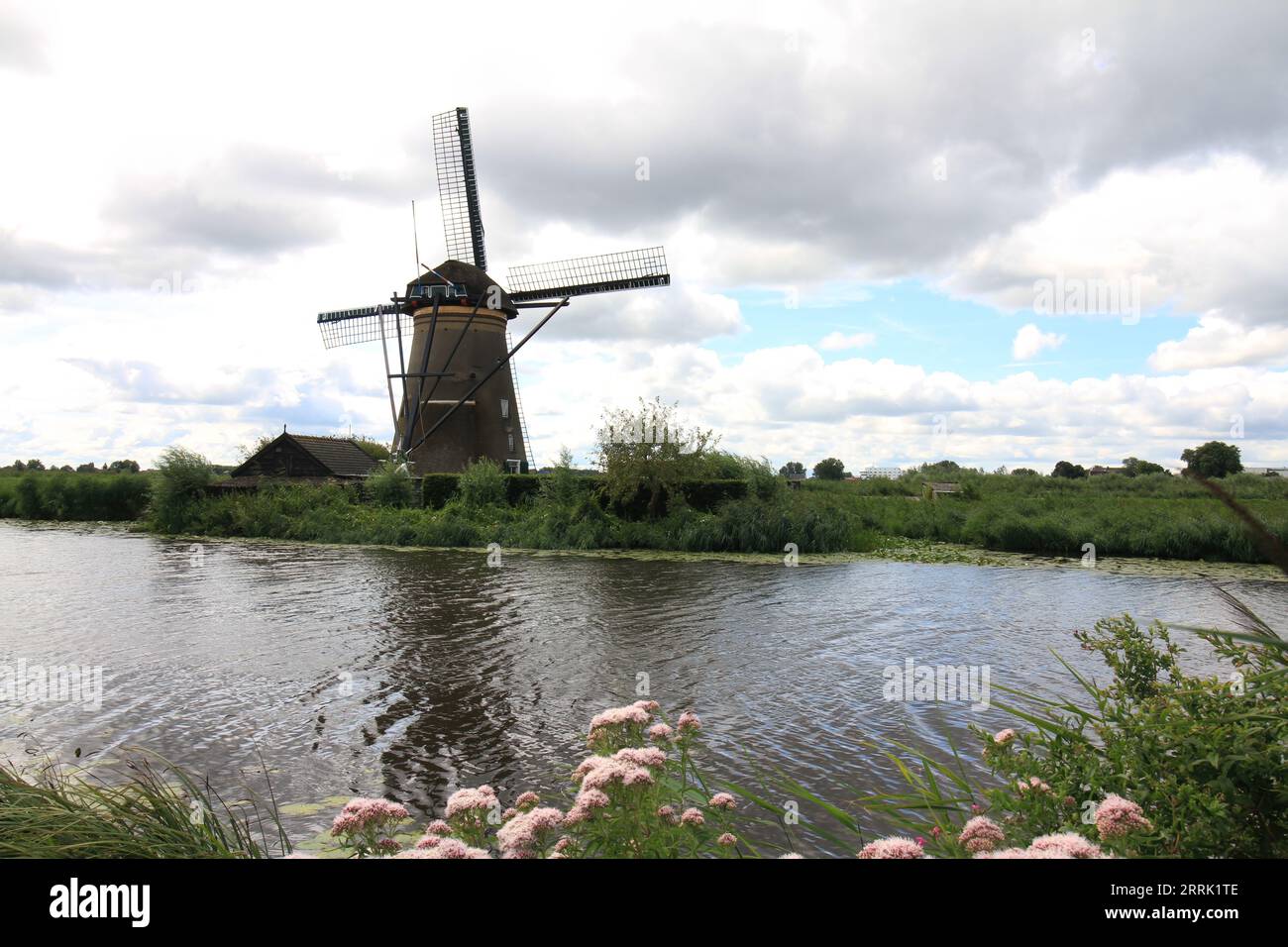 The Kinderdijk mills in the Netherlands Stock Photo - Alamy