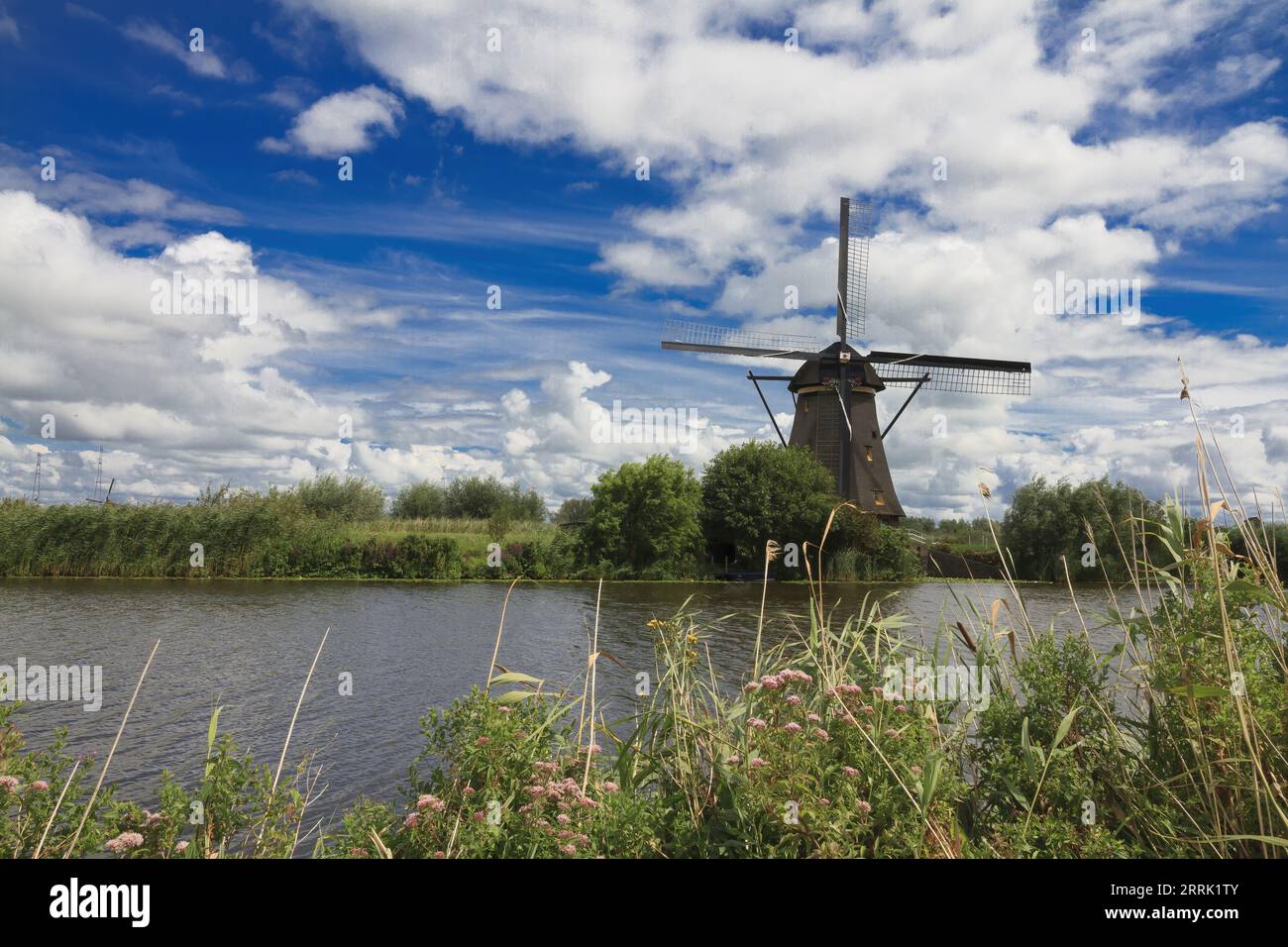 The Kinderdijk mills in the Netherlands Stock Photo - Alamy