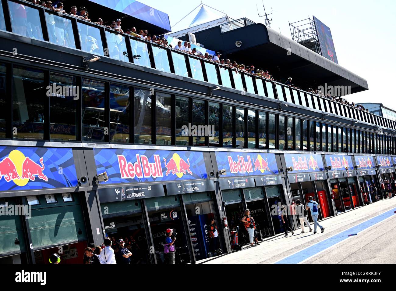 Free practice pit lane hi-res stock photography and images - Alamy
