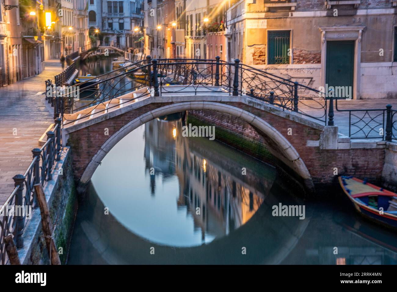 Canals boats bridges in hi-res stock photography and images - Alamy