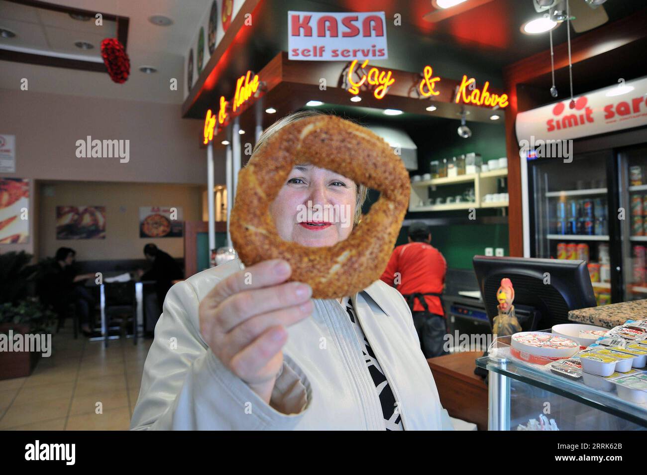 Woman from ankara hi-res stock photography and images - Alamy