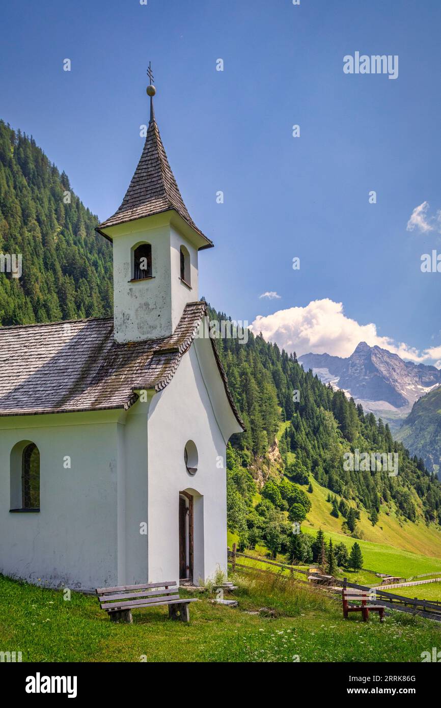 Austria, Tyrol, Vals valley, Vals, the Kelderkapelle, behind Olperer ...