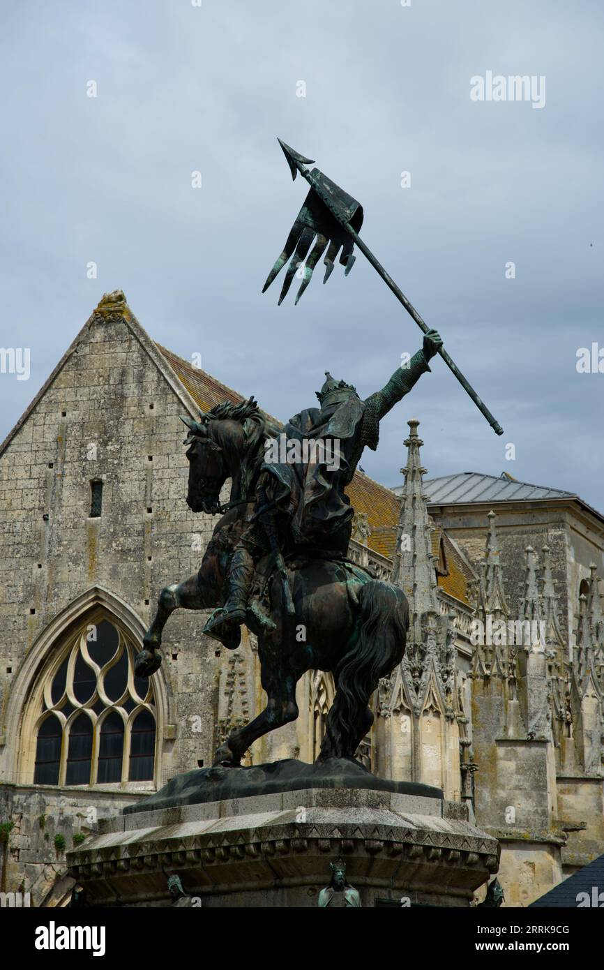William conqueror statue falaise normandy hi-res stock photography and ...