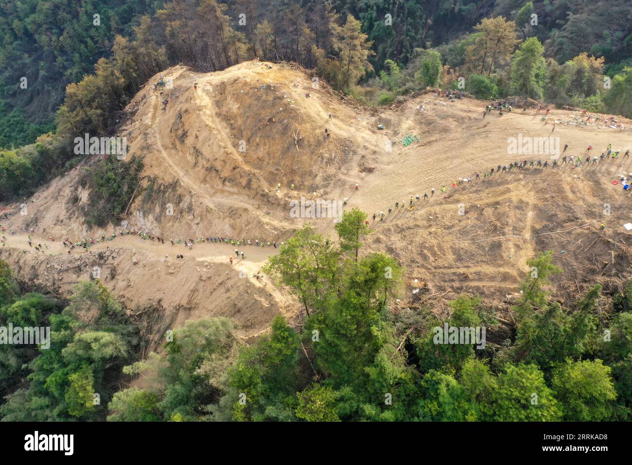220827 -- CHONGQING, Aug. 27, 2022 -- Aerial photo shows the site where ...