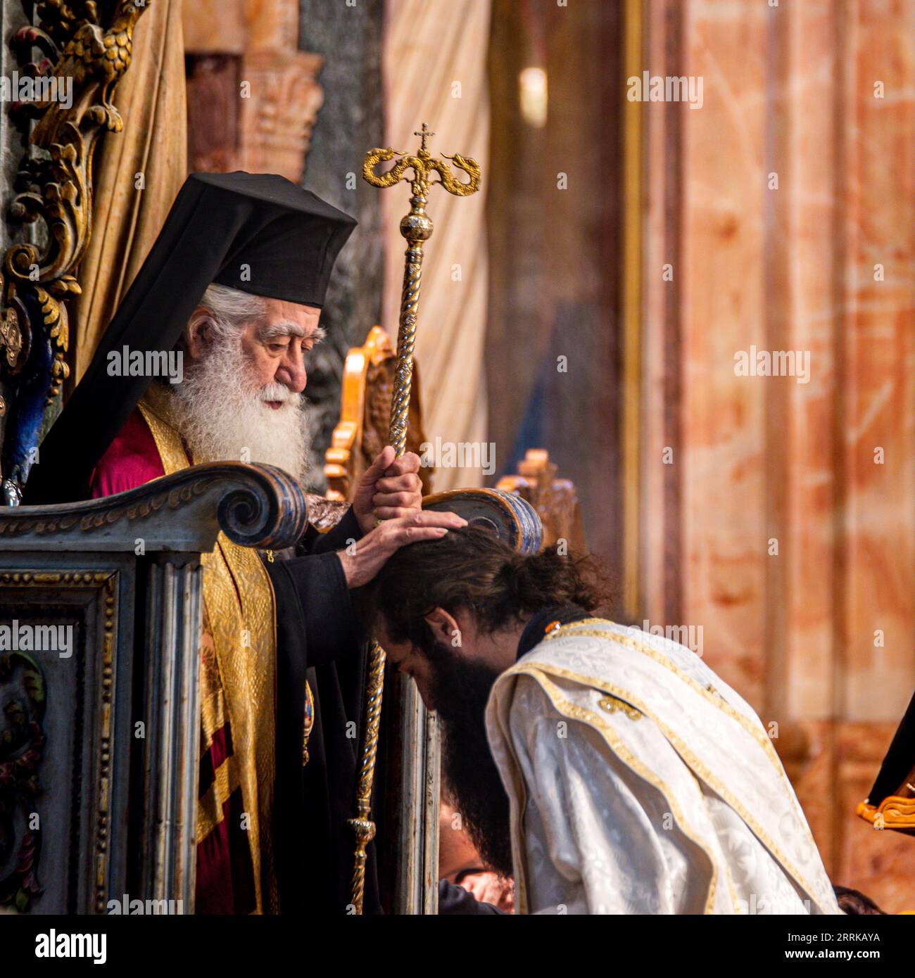 Priest blessing congregation hi-res stock photography and images - Alamy