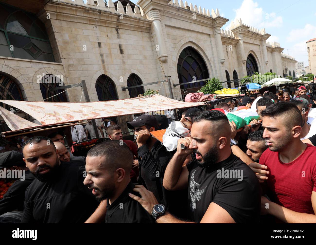 220906 -- JENIN, Sept. 6, 2022 -- Mourners carry the body of Mohammed ...