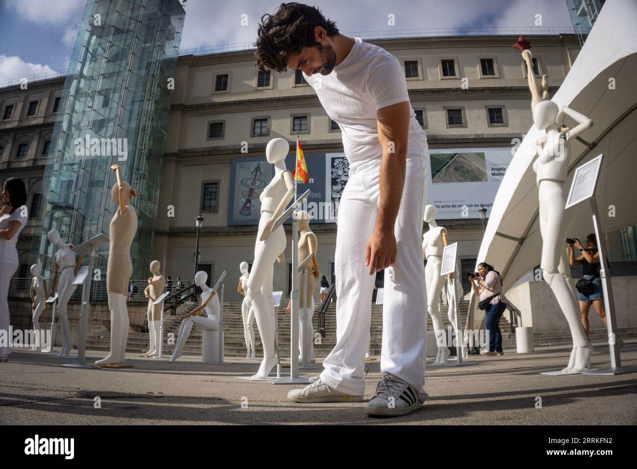 Different mannequins hi-res stock photography and images - Alamy