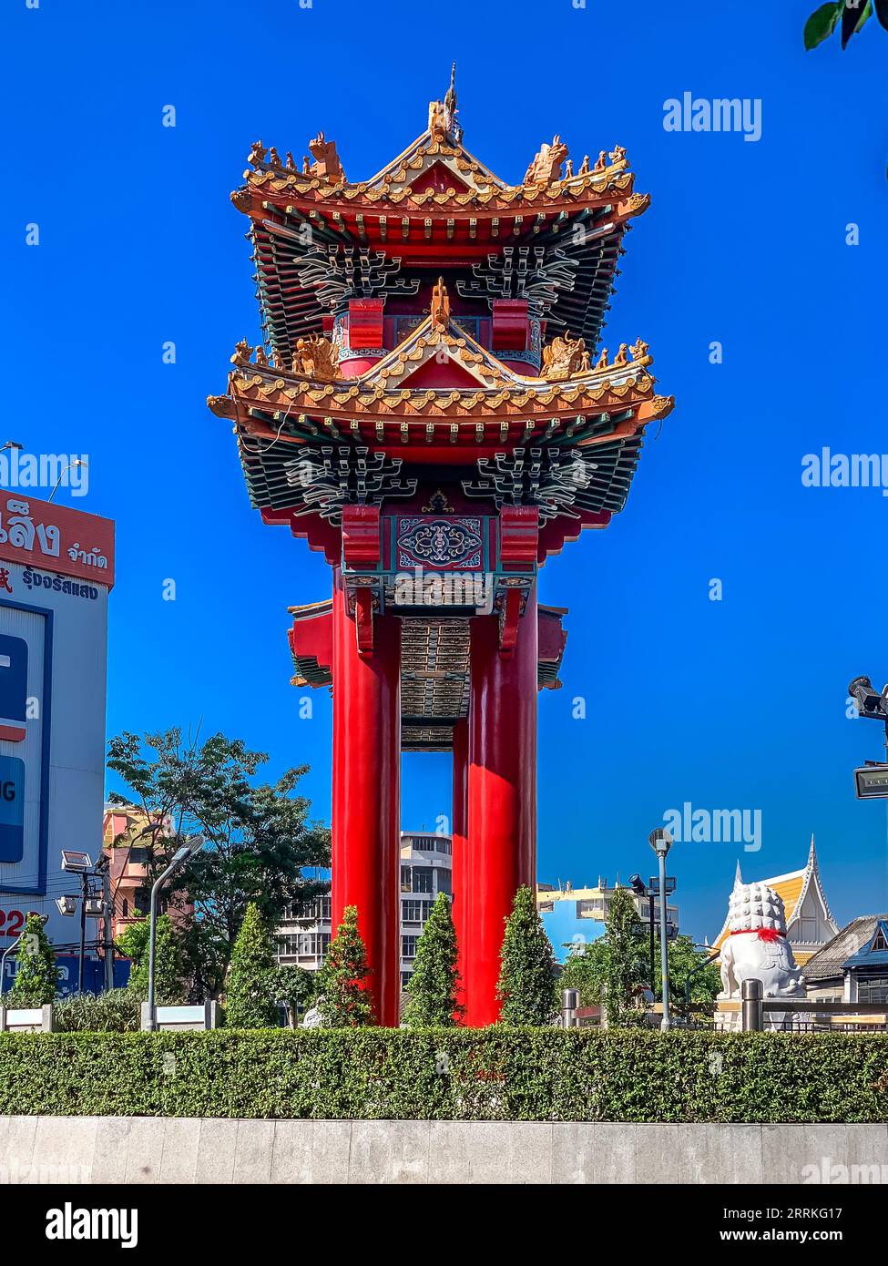 Chinatown Gate, Odeon Circle, Chinatown, Bangkok, Thailand, Asia Stock Photo - Alamy