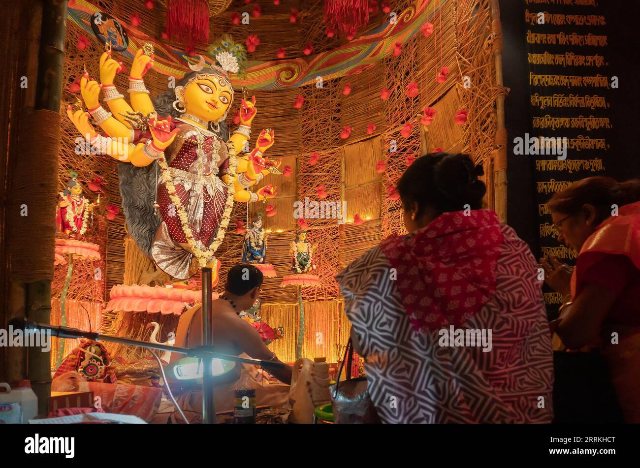 Howrah, West Bengal, India - 3rd October, 2022 : Hindu Purohit ...