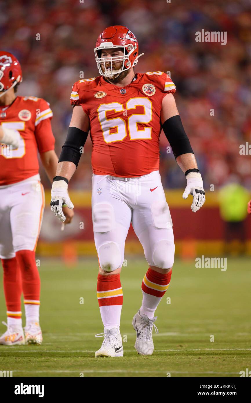 Kansas City Chiefs guard Joe Thuney comes up to the line of scrimmage ...