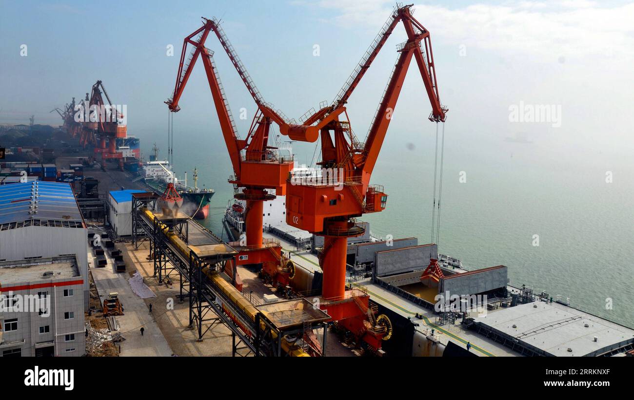 Automated ports hi-res stock photography and images - Alamy