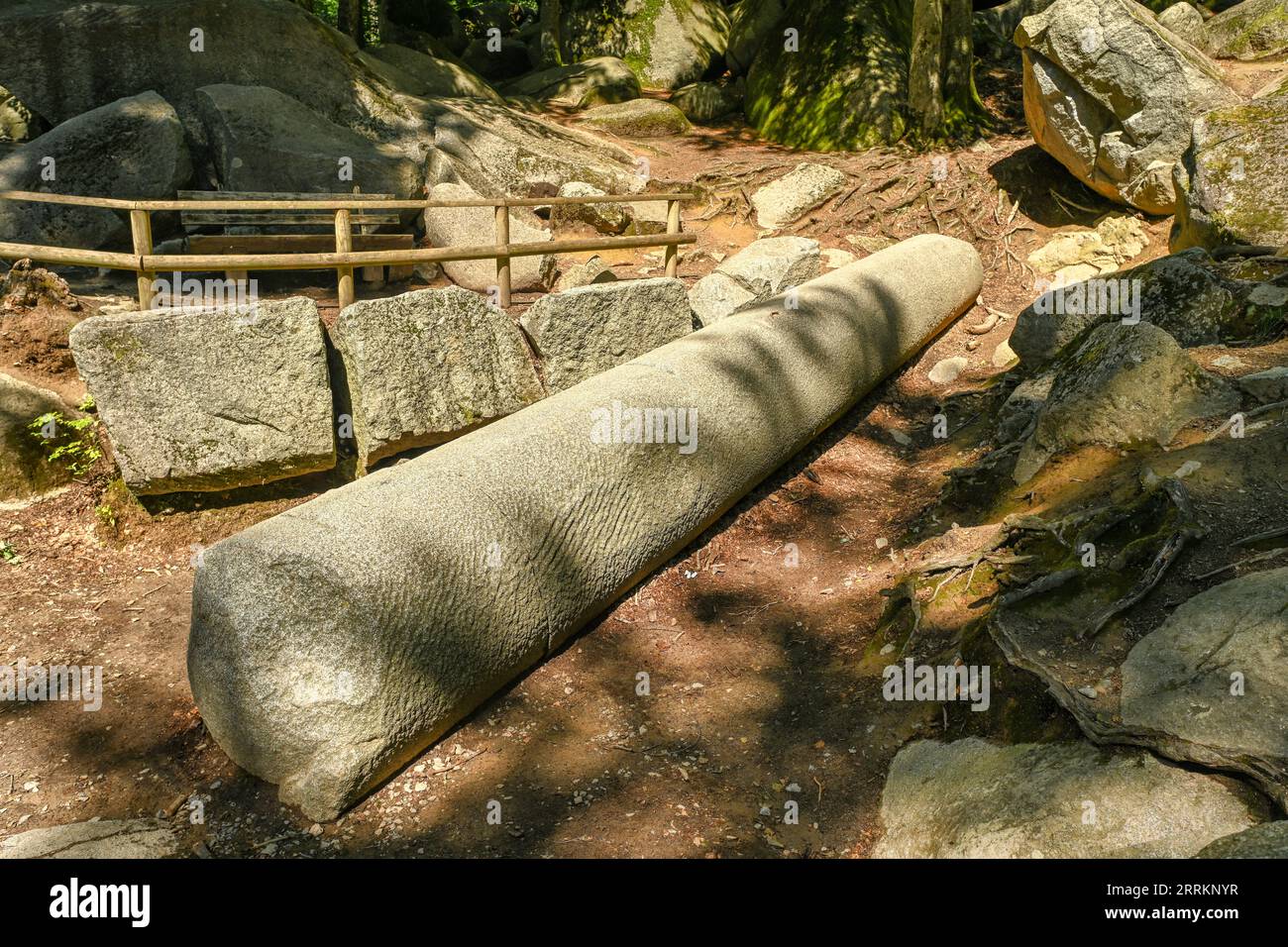Roman granite column hi-res stock photography and images - Alamy