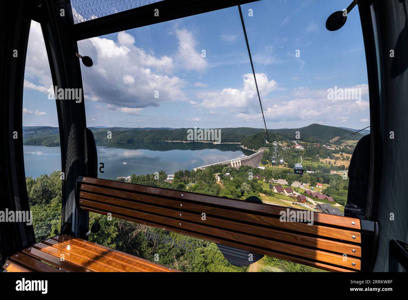 Cable car in solina hi-res stock photography and images - Alamy