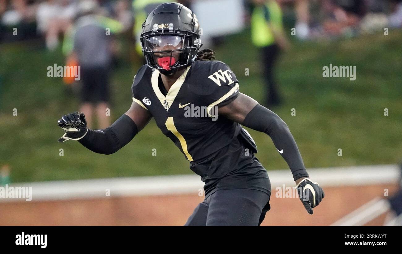 Wake Forest defensive back Caelen Carson (1) defends against Elon ...