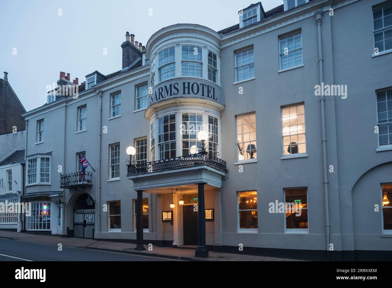 England, Dorset, Dorchester, Historic Kings Arms Hotel Stock Photo - Alamy