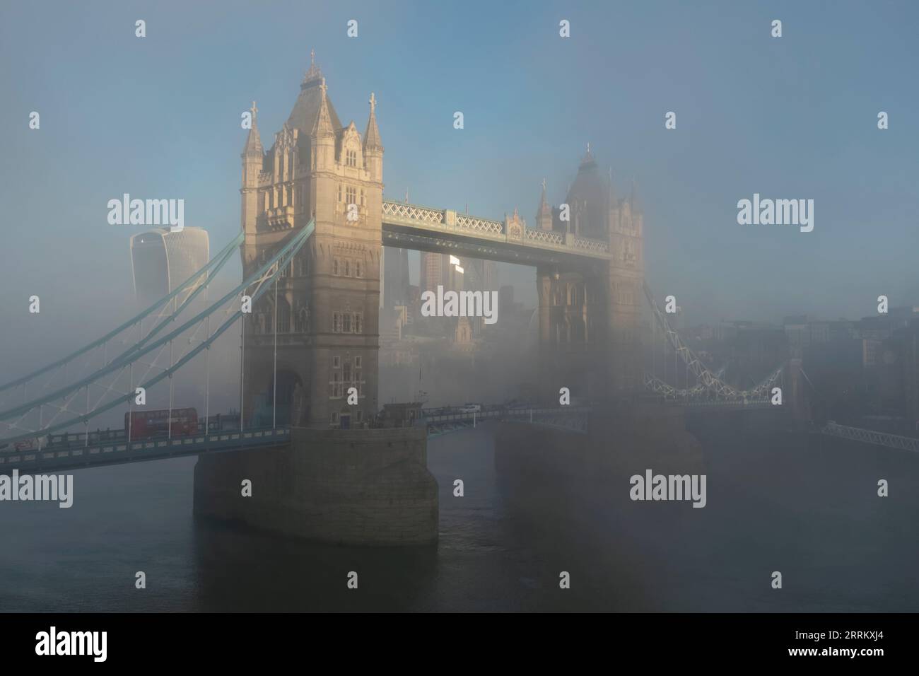 Tower bridge in fog hi-res stock photography and images - Alamy