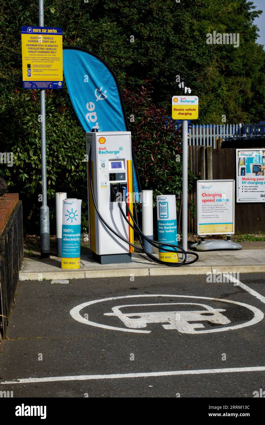 Shell Recharge, Electric Vehicle Charging Station, Shell Petrol Station, Hunton Bridge ...