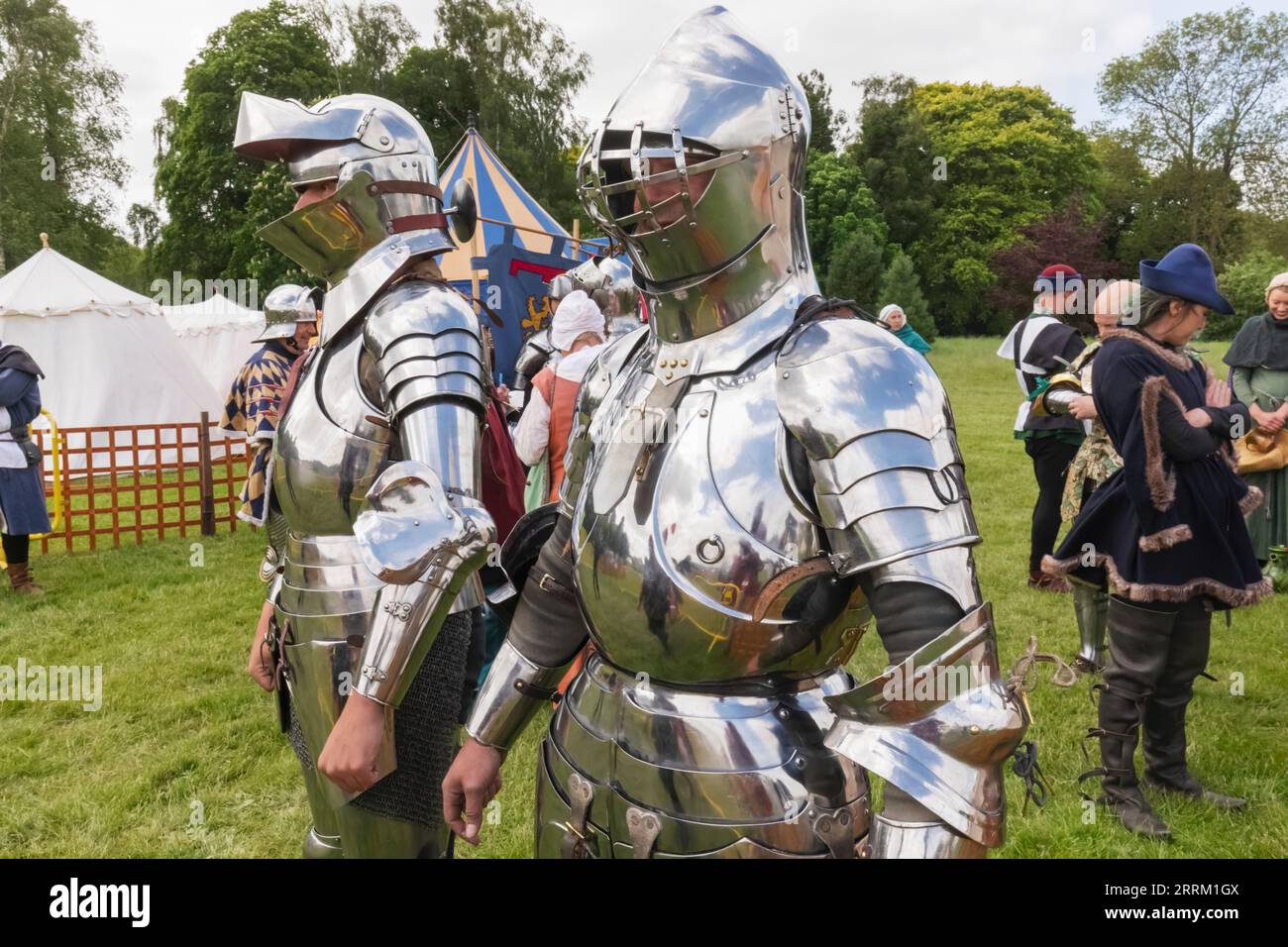 Medieval knight armour britain hi-res stock photography and images - Alamy