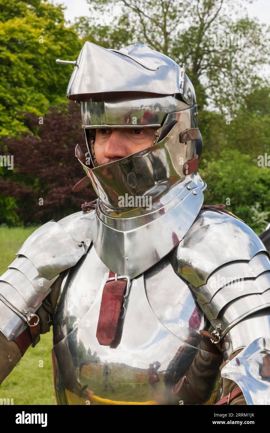 Jousting armour hi-res stock photography and images - Alamy