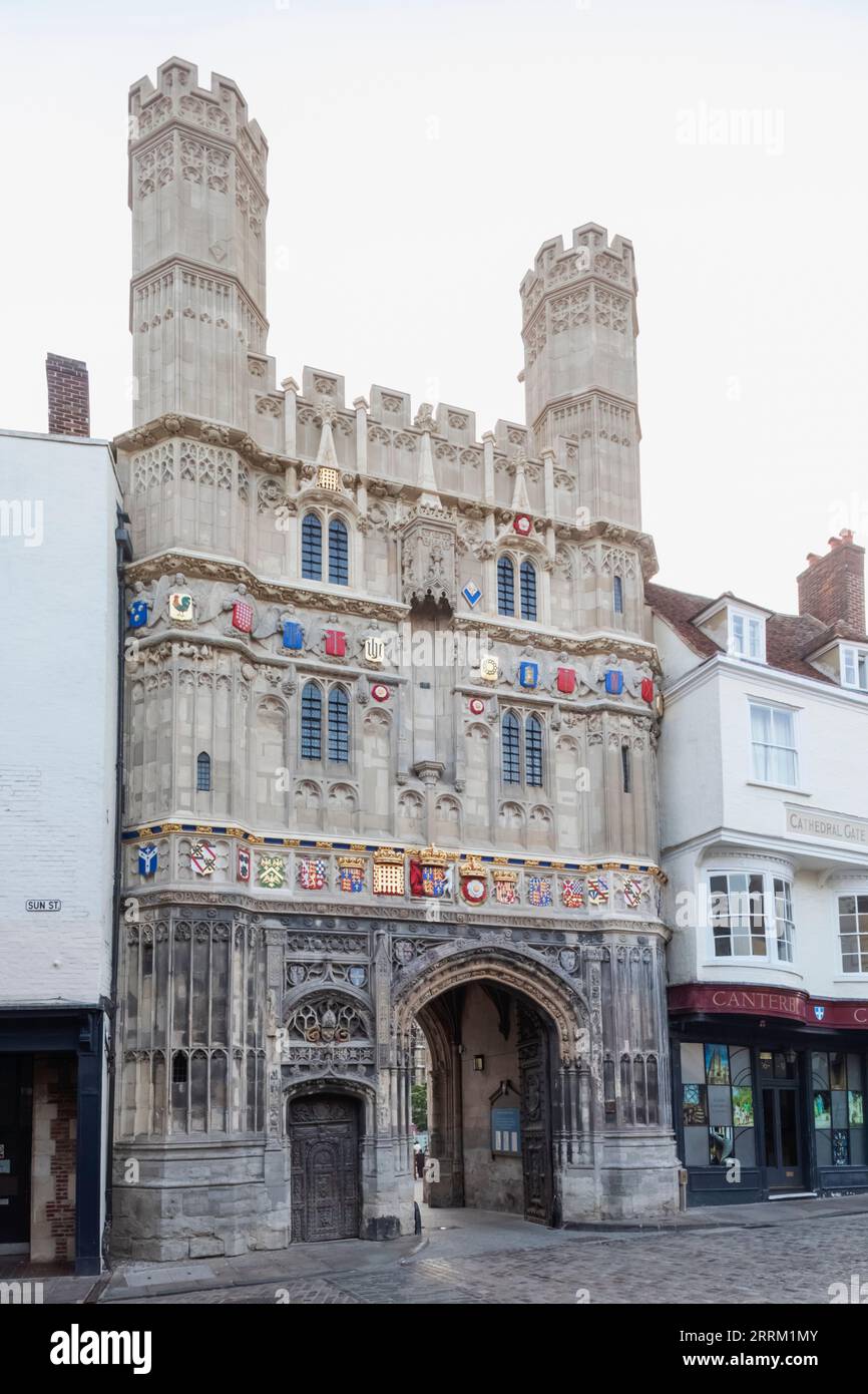 England, Kent, Canterbury, Canterbury Cathedral, Christchurch Gate ...