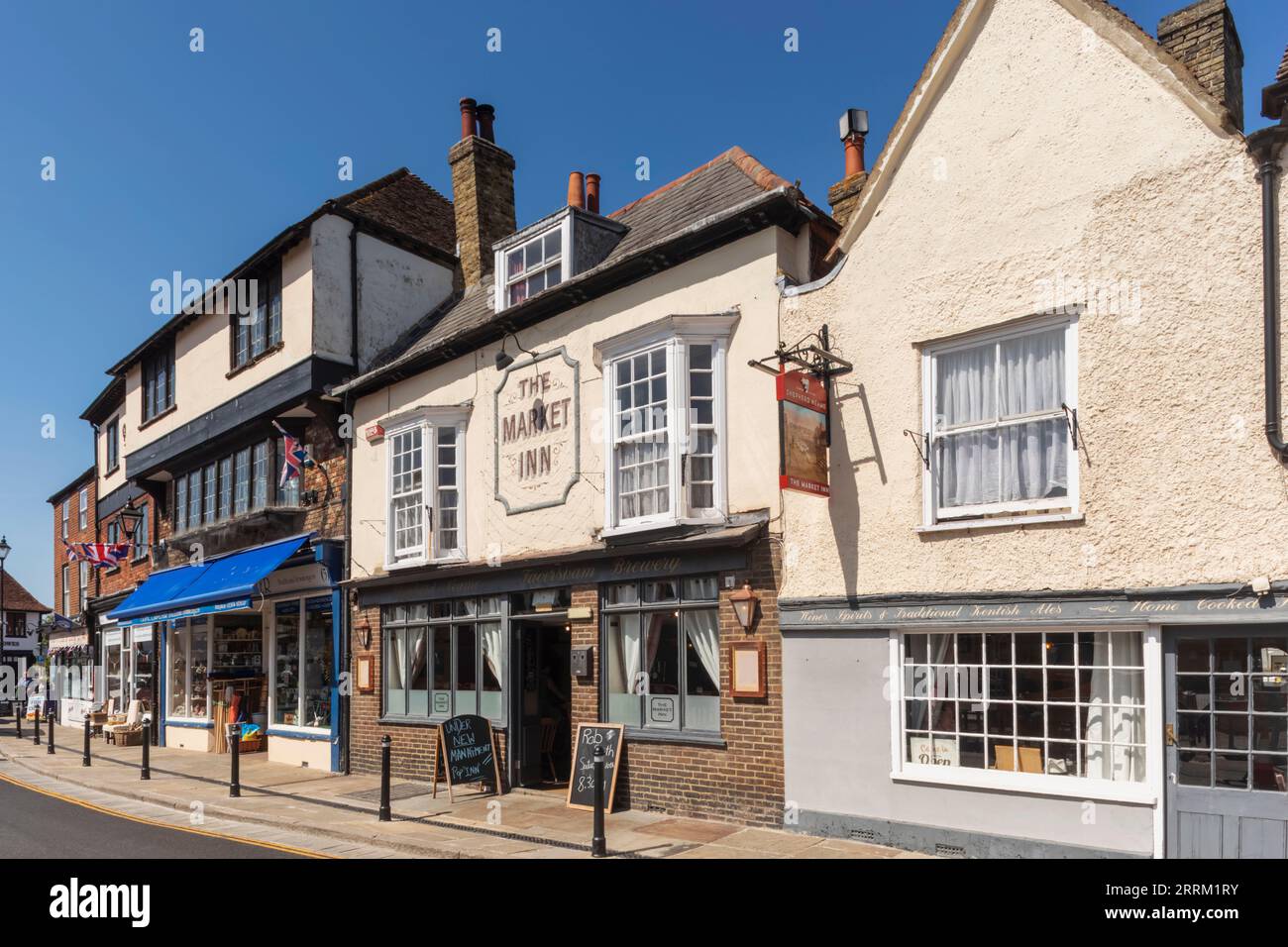 England, Kent, Sandwich, Street Scene showing The Market Inn Pub Stock ...