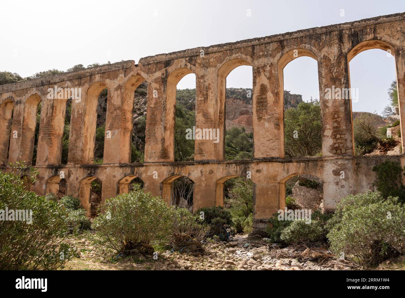 Ancient roman water aqueduct hi-res stock photography and images - Alamy