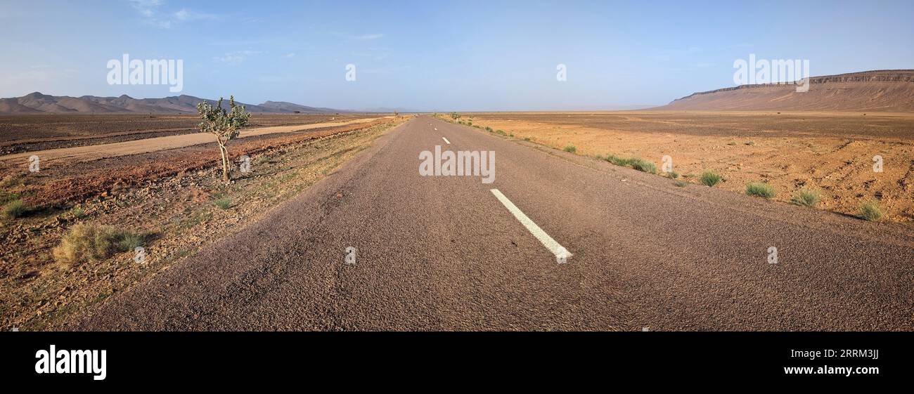 Arid landscape hi-res stock photography and images - Alamy