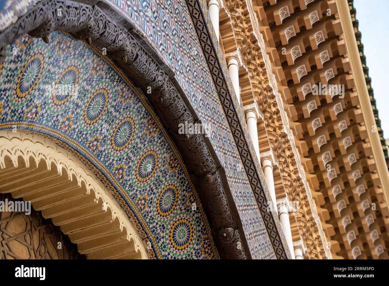 Famous golden main entrance of the Royal Palace in Fes, Morocco Stock ...