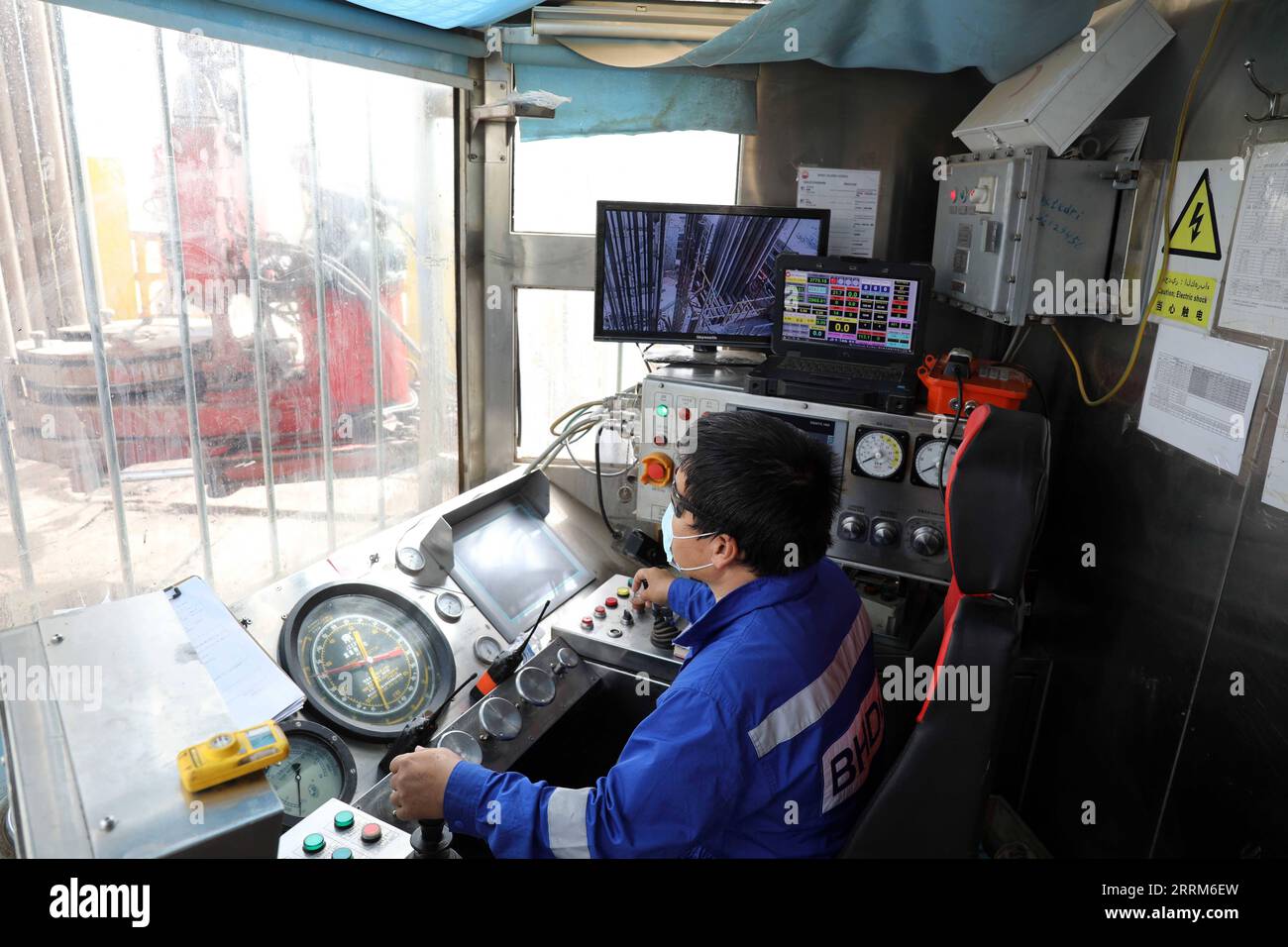 Oil field control room hi-res stock photography and images - Alamy