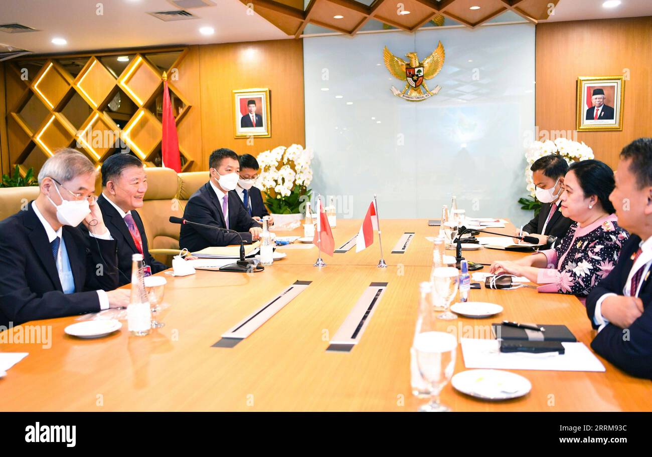 221007 -- JAKARTA, Oct. 7, 2022 -- Chen Zhu 2nd L, vice chairman of ...