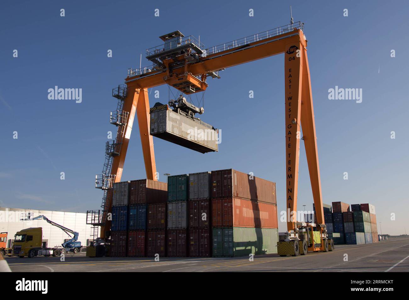 Container terminal gate hi-res stock photography and images - Alamy