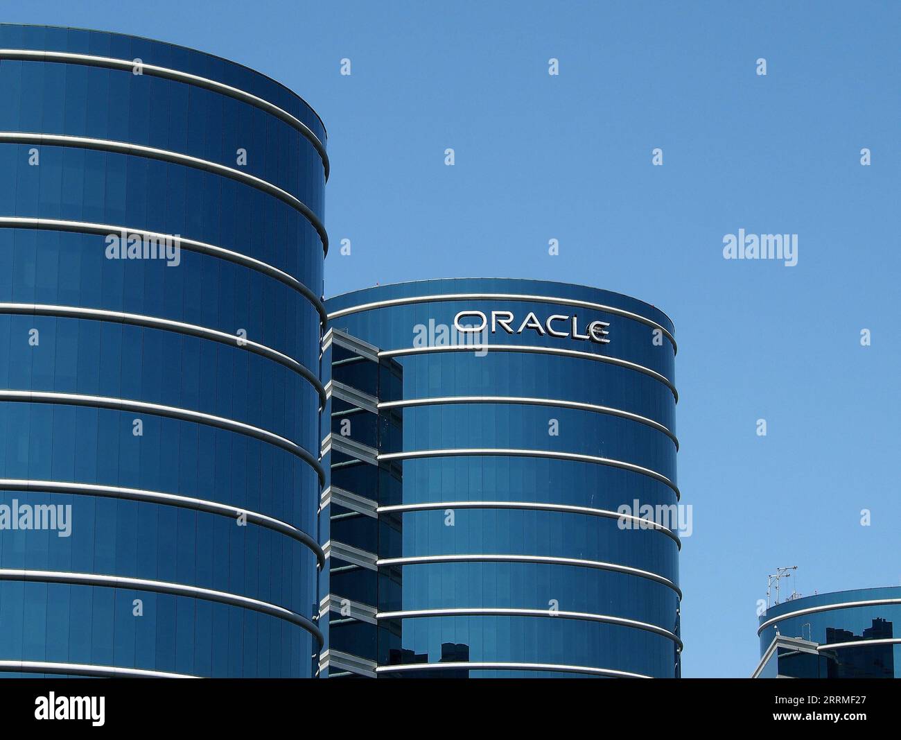 Campus buildings hi-res stock photography and images - Alamy